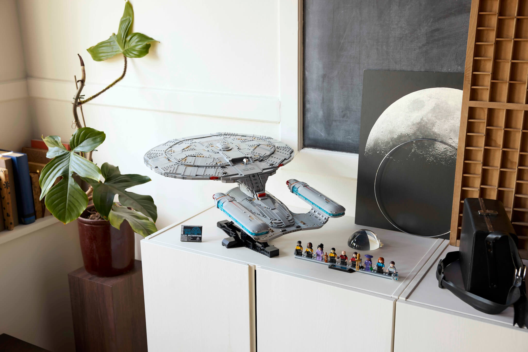 LEGO Gruppe präsentiert das lang erwartete LEGO Icons Star Trek U.S.S ...