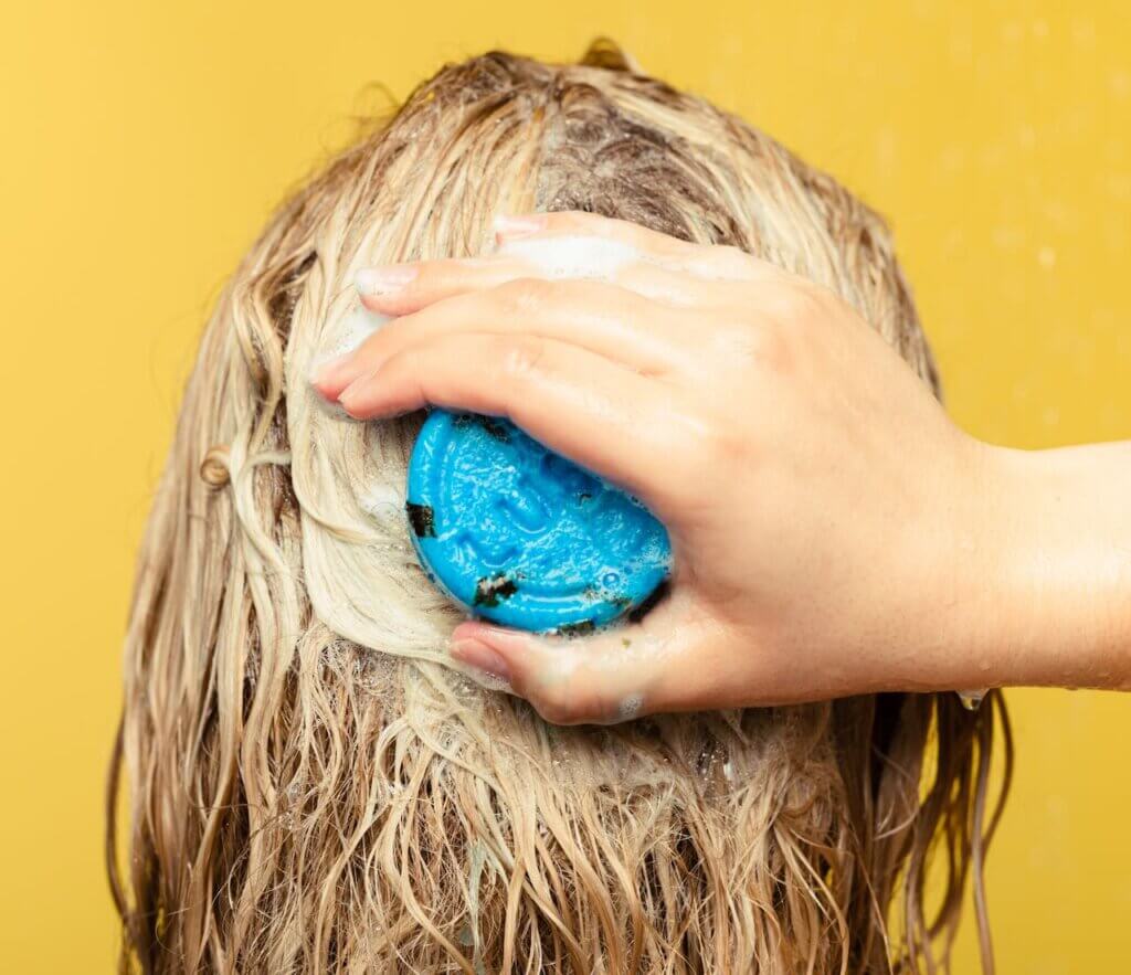 #PlasticFreeJuly - entdeckt die unverpackten Essentials von Lush ...